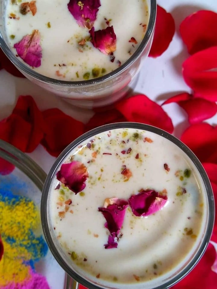 Plain Sweet Lassi | Sweet Lassi | Indian Lassi Recipe - Spoons Of Flavor