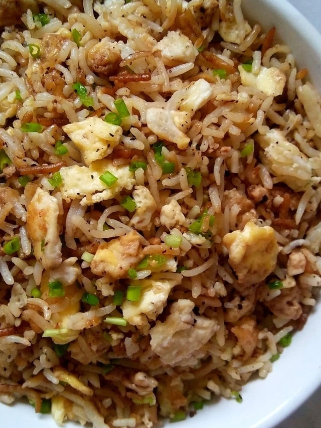 Hibachi Fried Rice (Simple Japanese Style Recipe) - Spoons Of Flavor