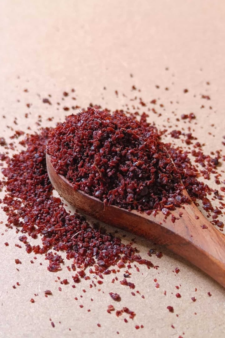Turkish Sumac Onions Recipe (Sumac-Marinated Red Onions) - Spoons Of Flavor