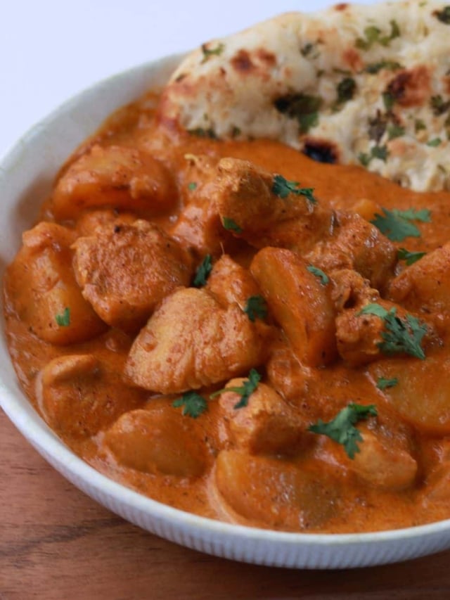 Chicken Kassa Recipe | Murgir Kosha Mangsho - Spoons Of Flavor